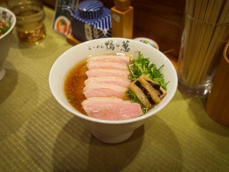 10 Bowls Of UNIQUE Ramen in Tokyo For FOOD LOVERS - Nomadic Foodist